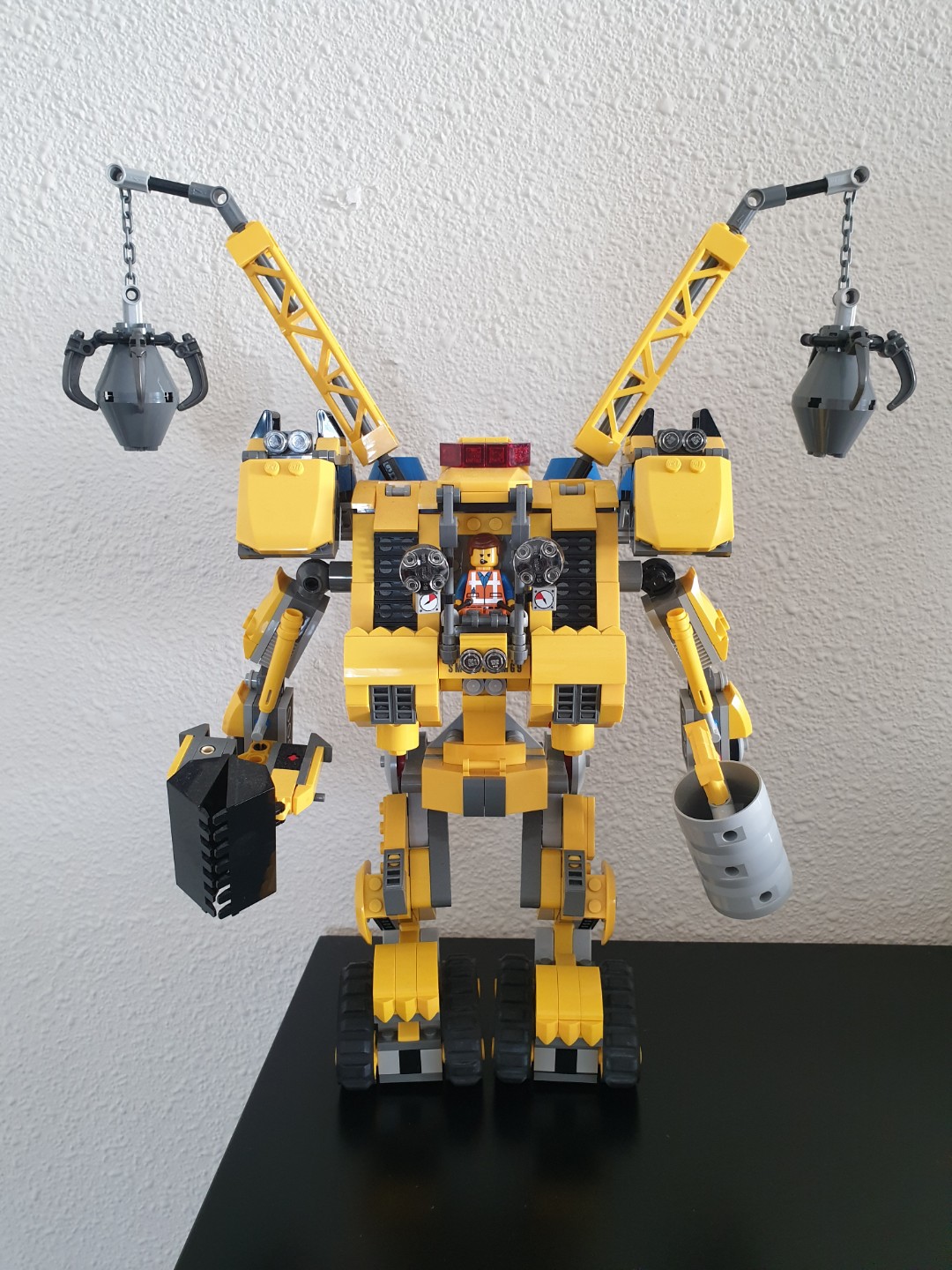Lego Movie Emmet's Construct O' Mech 70814, Toys & Games, Bricks ...