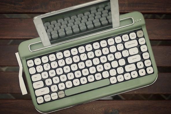 Elretron Penna Keyboard (olive green), Computers & Tech, Parts ...