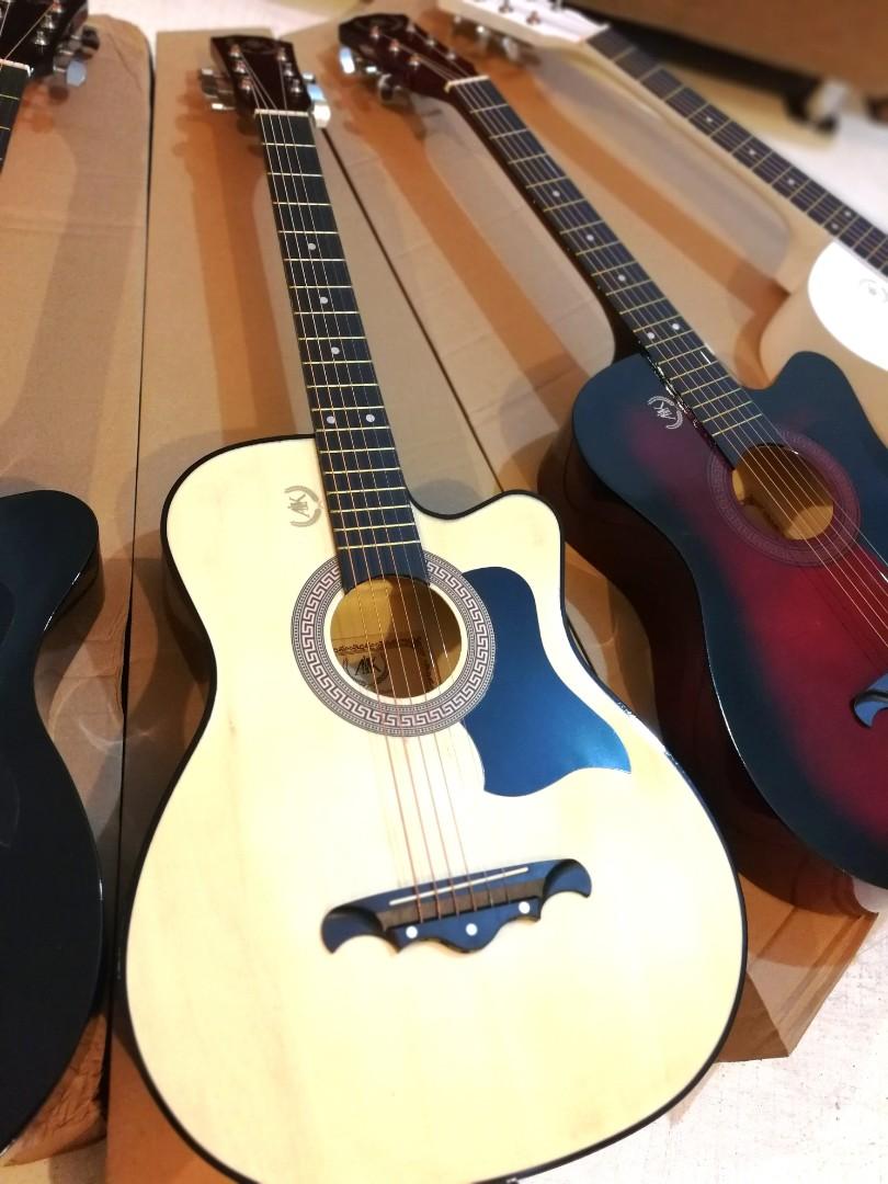 Gitar Akustik Acoustic Guitar Baru Color Series Free Pick, Hobbies ...