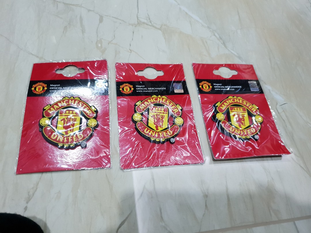 Manchester United Magnet, Everything Else on Carousell