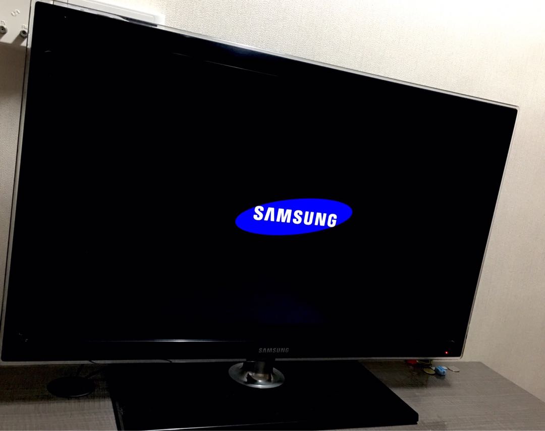 Samsung LED TV 32”, TV & Home Appliances, TV & Entertainment, TV on ...