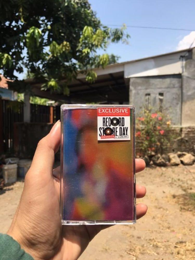 Kaset Heals (band bdg), Musik & Media, CD, DVD & Lainnya di Carousell