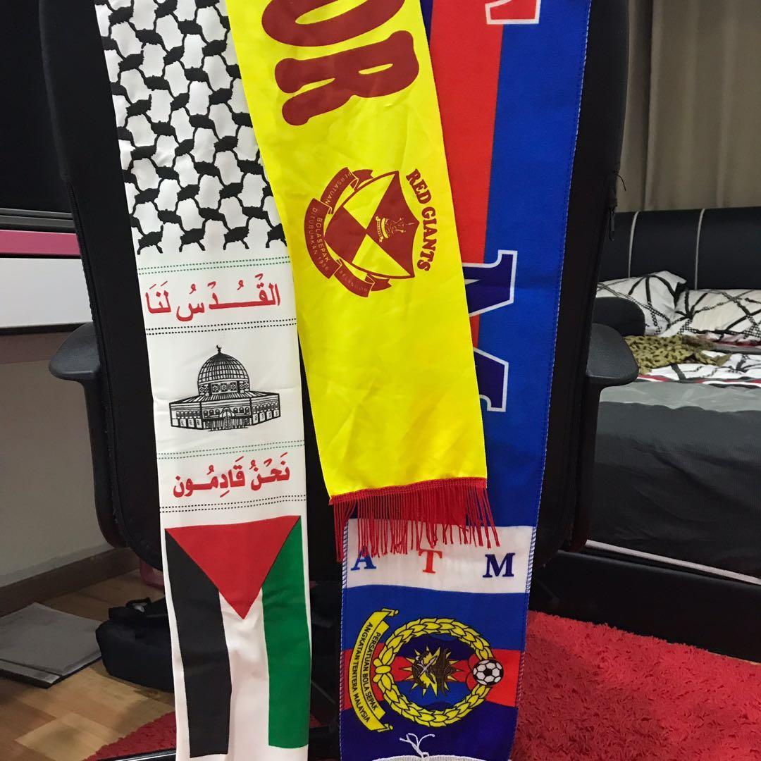 Football mafla, Men's Fashion, Activewear on Carousell