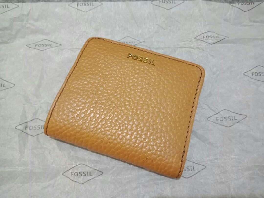 Fossil Madison Bifold (ORIGINAL), Barang Mewah, Tas & Dompet di Carousell