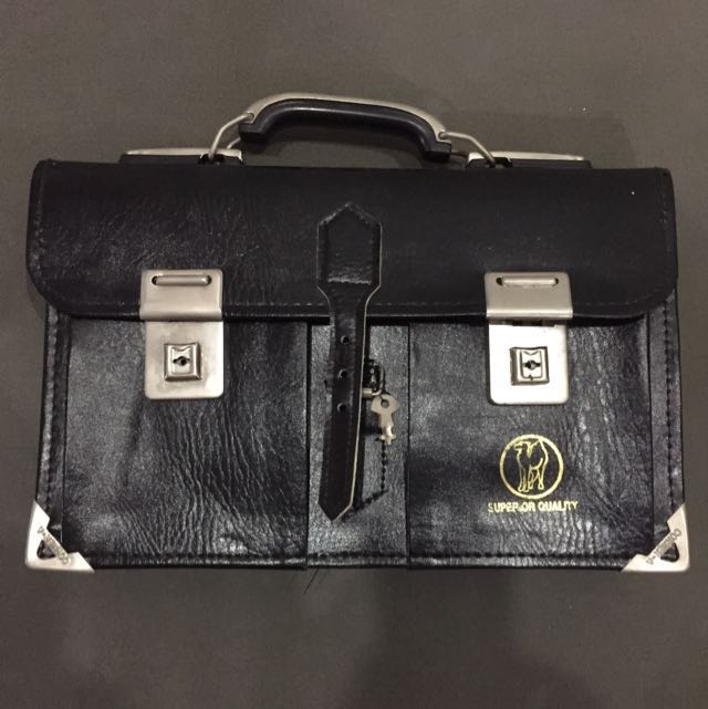 Vintage Old School Bag, Hobbies & Toys, Memorabilia & Collectibles ...