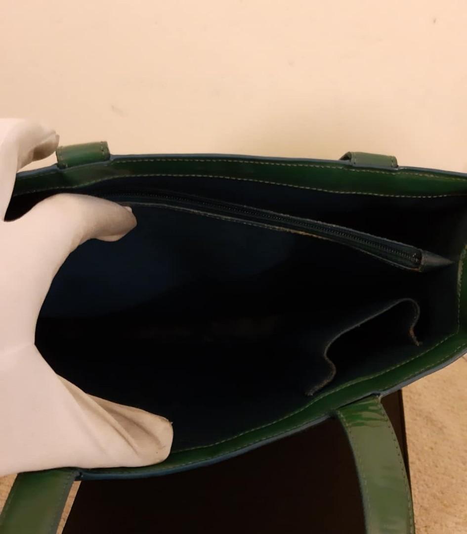 AUTHENTIC CHANEL LOGO SHOULDER BAG - SHINY GREEN PATENT LEATHER ...