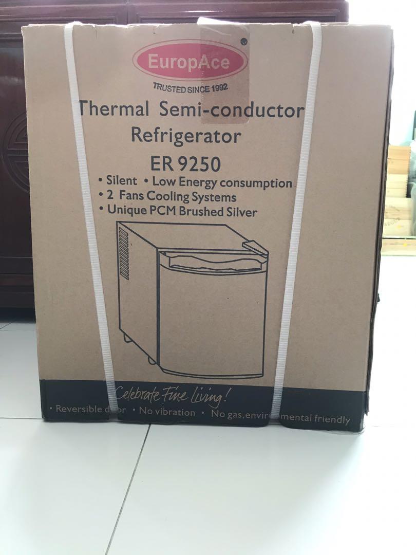 EuropAce ER9250 50L Bar Fridge, TV & Home Appliances, Kitchen ...