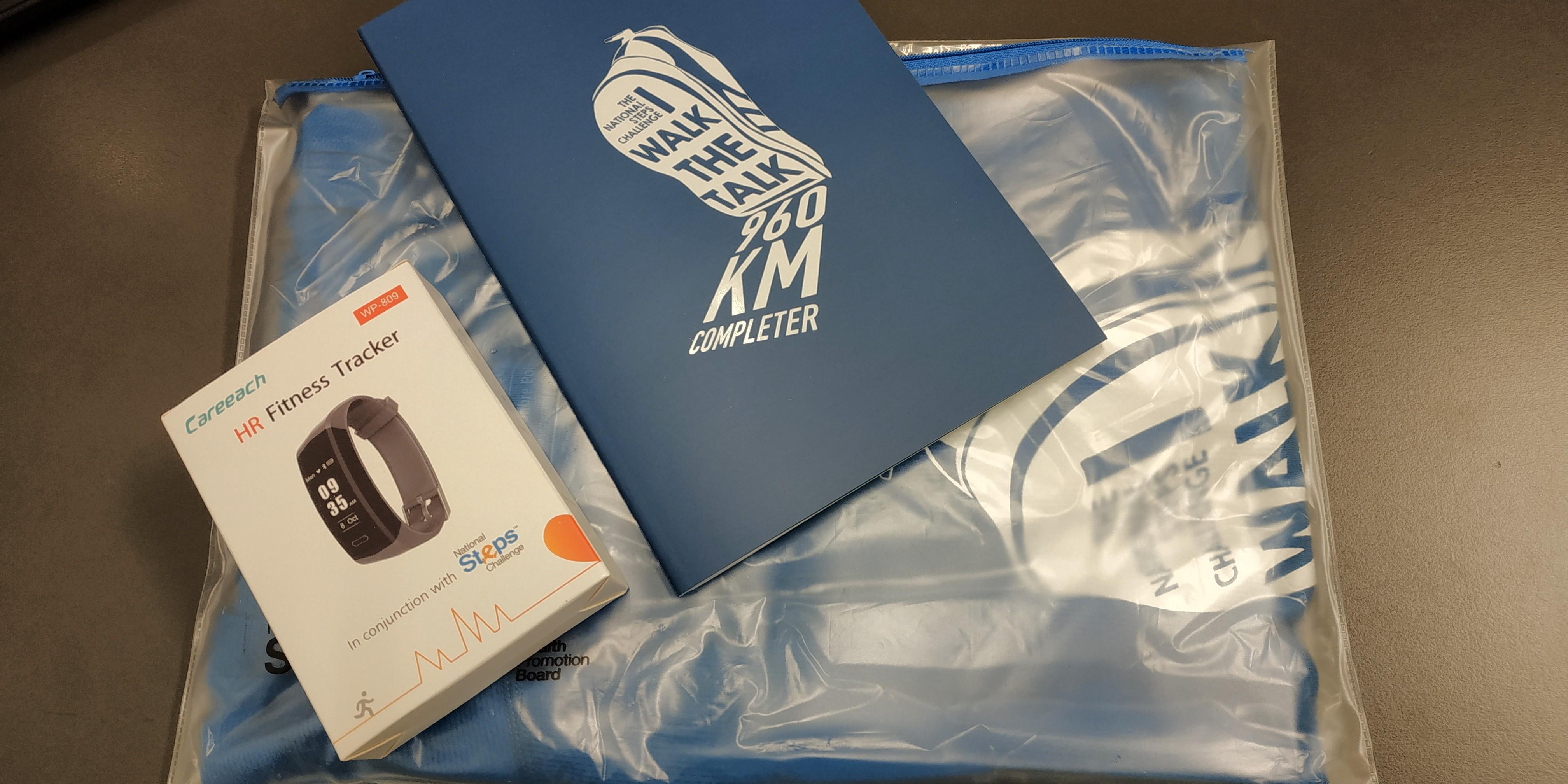 HPB Season 4 HR fitness tracker Carreach, Sports Equipment, Exercise ...