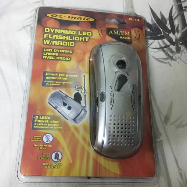 Oz-mate Wind-up LED Torch with AM-FM Radio - Model CL-14 , TV & Home ...
