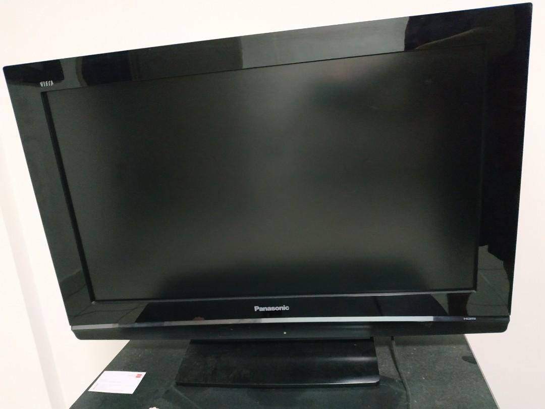 Panasonic LCD TV 32 Inch, TV & Home Appliances, TV & Entertainment, TV ...