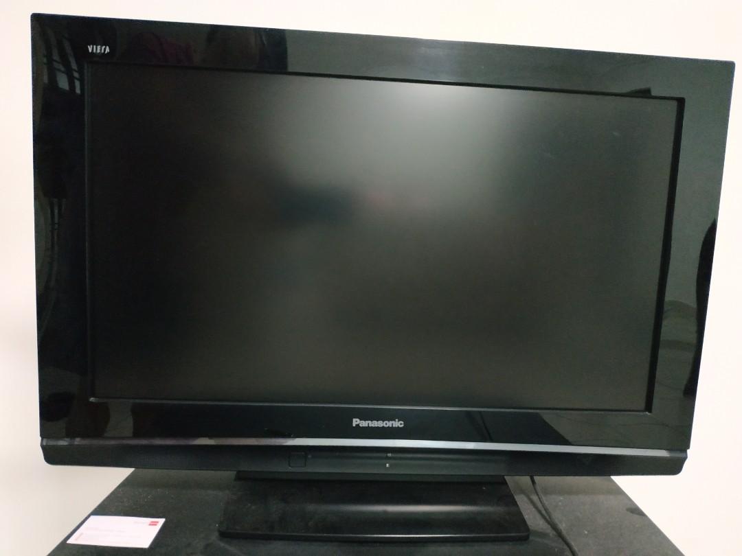 Panasonic LCD TV 32 Inch, TV & Home Appliances, TV & Entertainment, TV ...