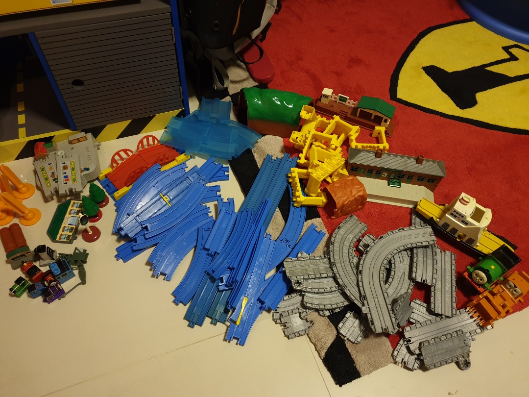 Thomas and friends Tomy tracks, Hobbies & Toys, Toys & Games on Carousell
