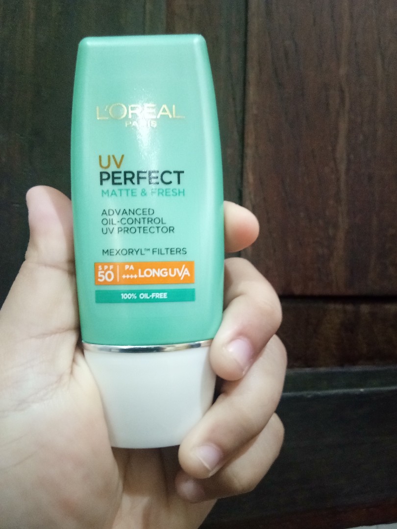 loreal sunscreen spf50 NETT, Kesehatan & Kecantikan, Kulit, Sabun ...