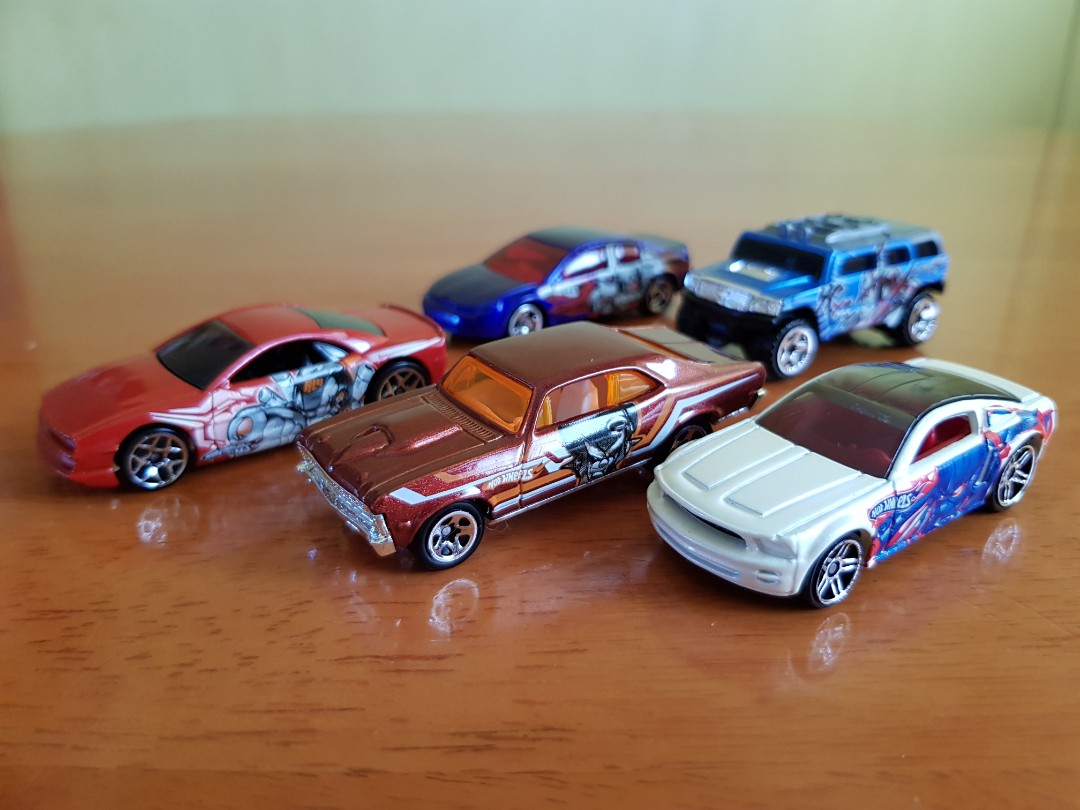 Hot Wheels Robots Theme Race cars, Hobbies & Toys, Toys & Games on ...