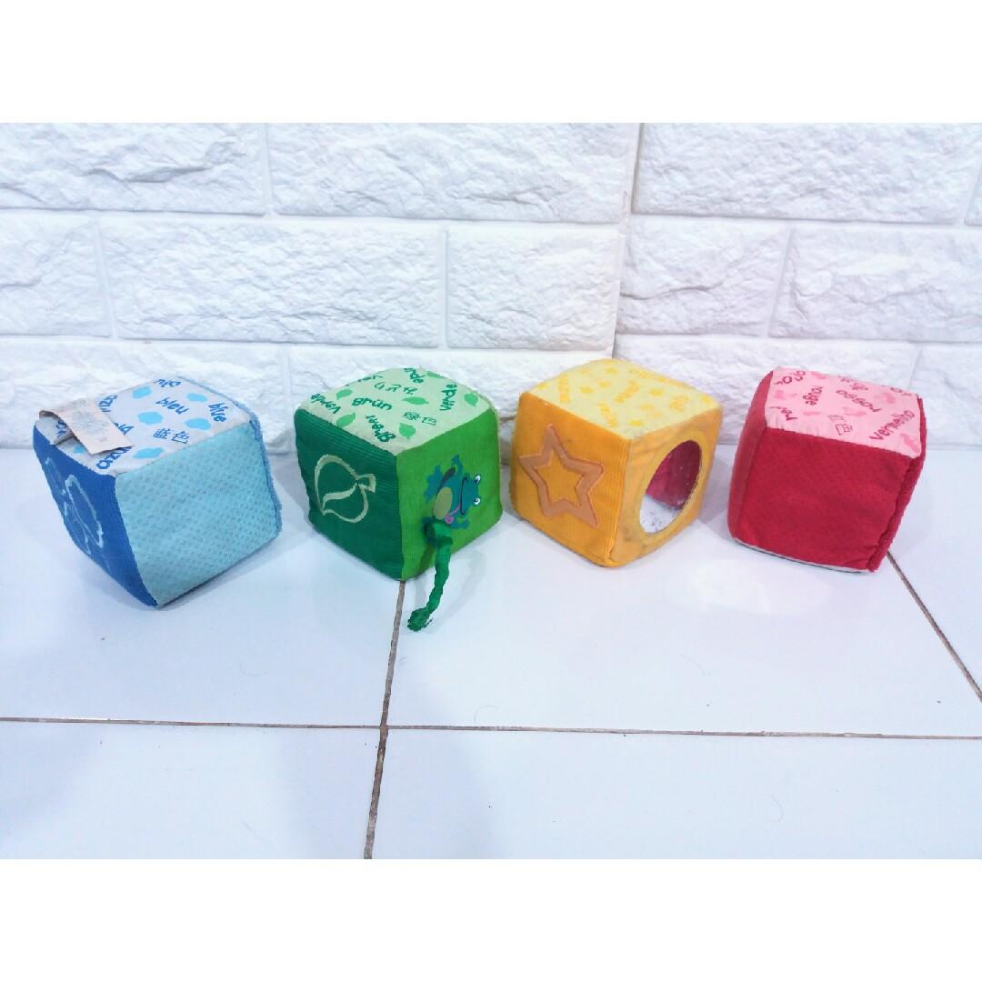 Sensory soft cube baby einstein, Bayi & Anak, Lainnya di Carousell