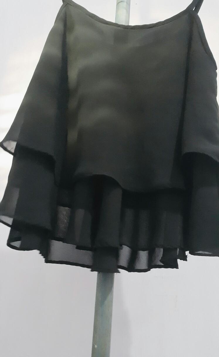 Ruffle top, Fesyen Wanita, Pakaian Wanita, Atasan di Carousell