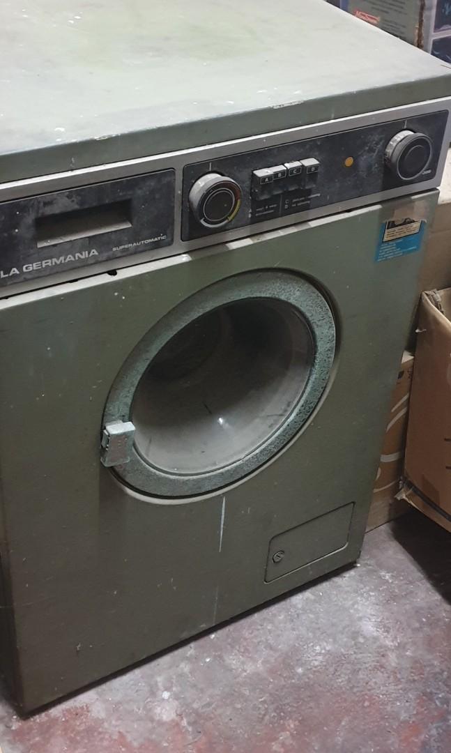 Vintage prop antique washing machine, Hobbies & Toys, Memorabilia ...