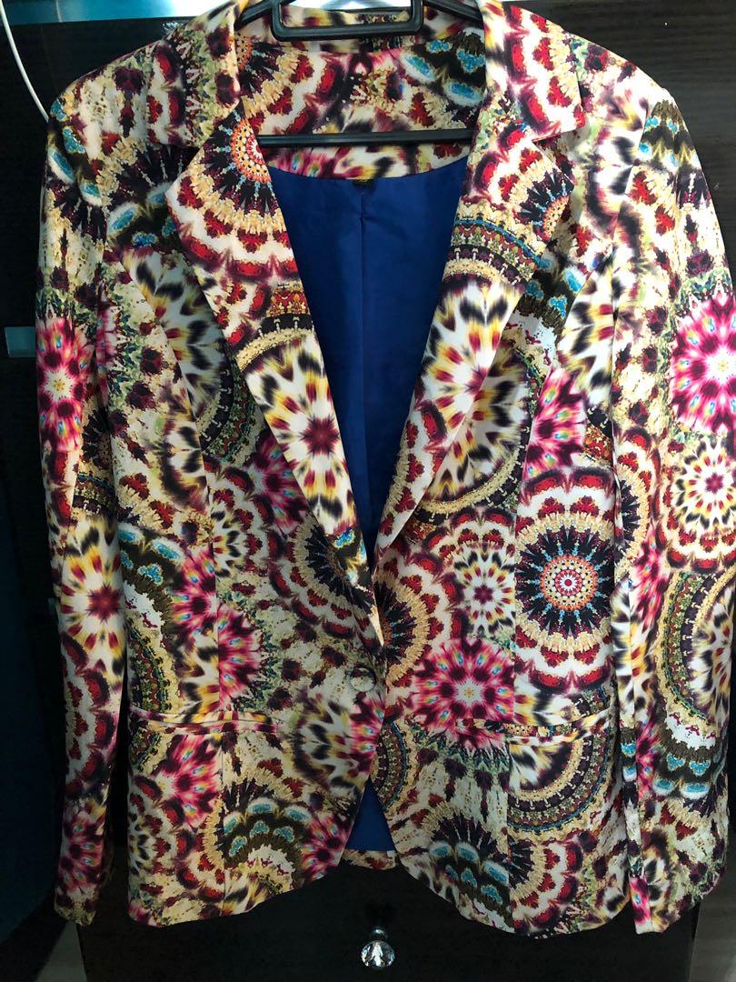 Batik Blazer, Women's Fashion, Coats, Jackets and Outerwear on Carousell