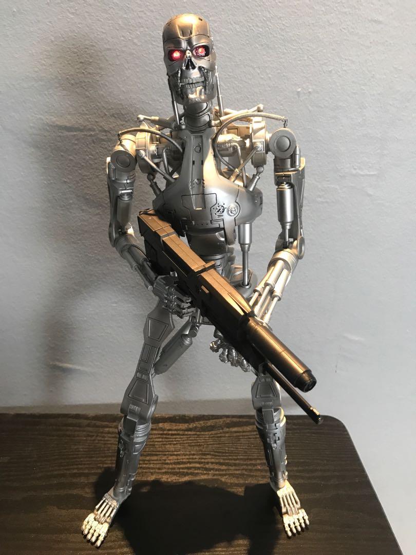 Neca 18 Inch Endoskeleton From Terminator With Light Up Eyes Predator ...