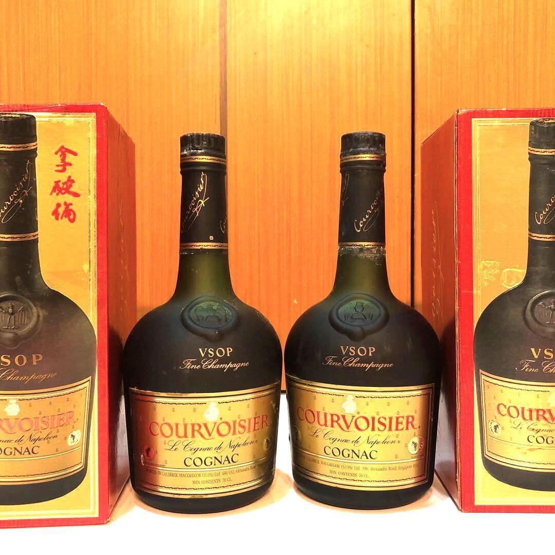 (70s) Courvoisier VSOP Green Bottle w Box 700ml, Food & Drinks, Alcoholic Beverages on Carousell