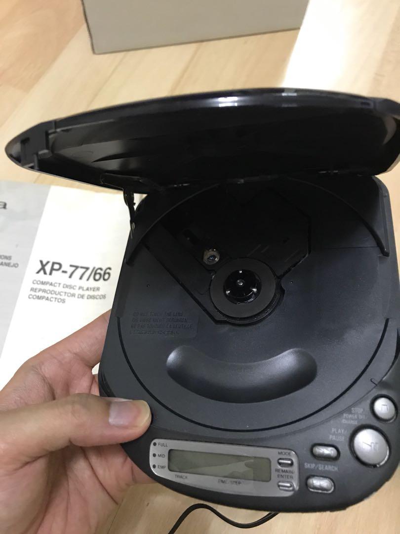 Aiwa XP-77 compact disc player (faulty), Audio, Portable Music Players on Carousell