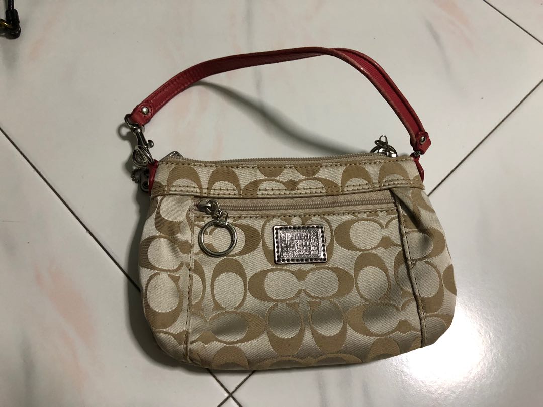 Coach small pouch, Women's Fashion, Bags & Wallets, Purses & Pouches on ...