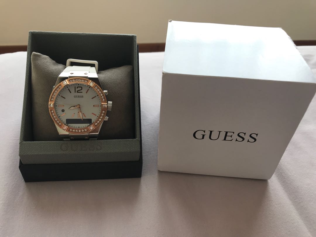 Guess Watch, Women's Fashion, Watches & Accessories, Watches on Carousell