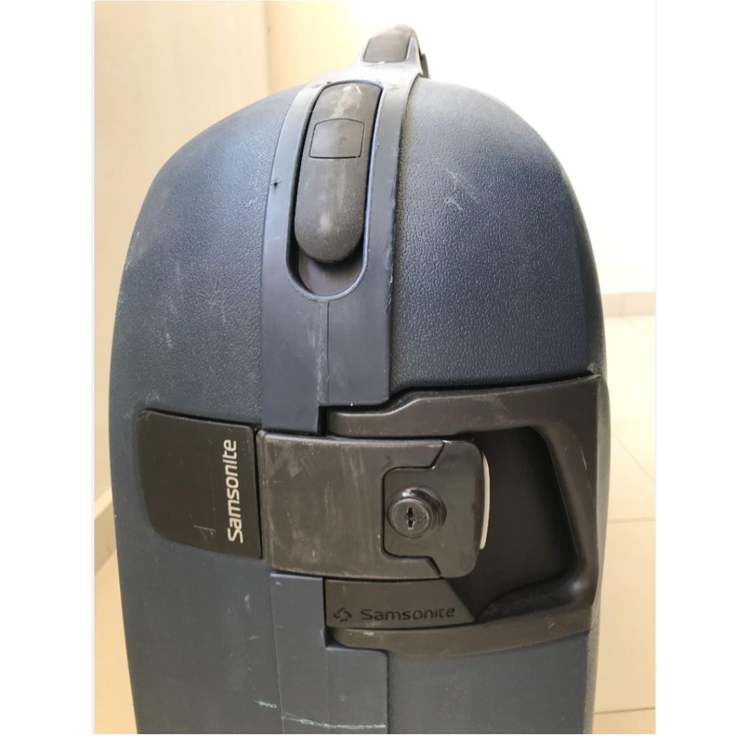 Vintage Samsonite Clam Shell Luggage 2 wheel (84 cm diagonal), Hobbies ...