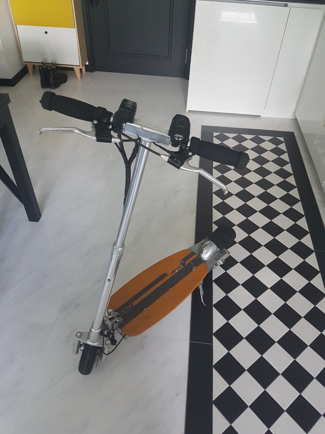 E Scooter: Mobilityboard E-Scooter (M Board), Sports Equipment, PMDs, E ...