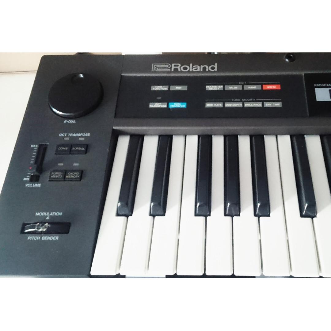ROLAND ALPHA JUNO 2 with Original Case - Analog Monster, Hobbies & Toys ...