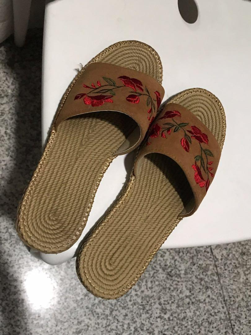 Sendal Traditional Enak banget dari Jepang, Fesyen Wanita, Sepatu di ...