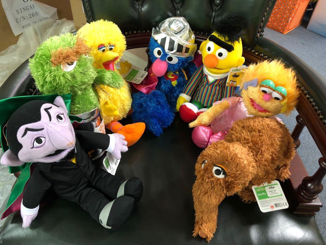 Sesame Street - Oscar, Grover, Count, Snuffy, Zoe, Bert, Big Bird ...