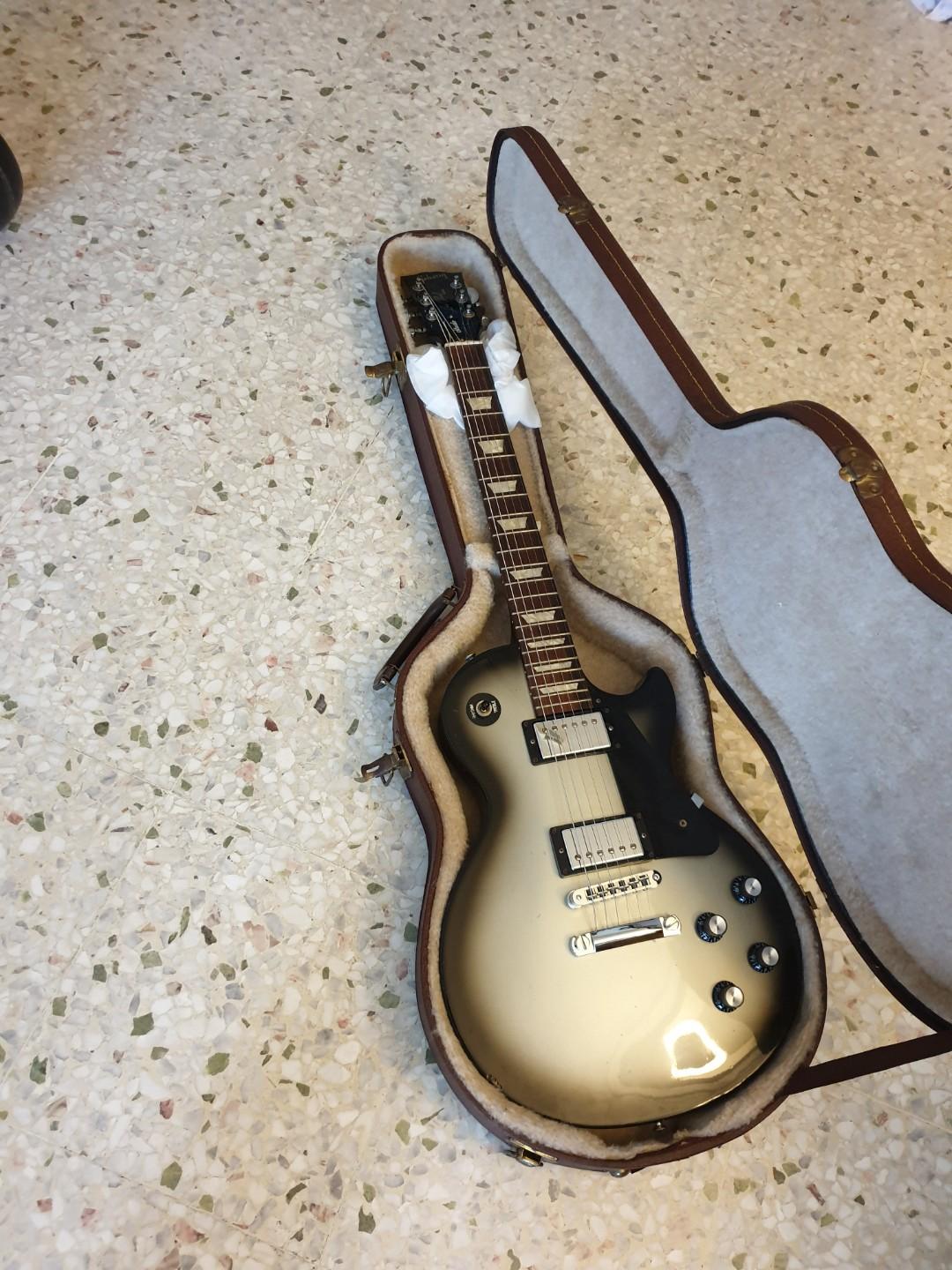 Rare Gibson Les Paul silverburst studio, Hobbies & Toys, Music & Media ...