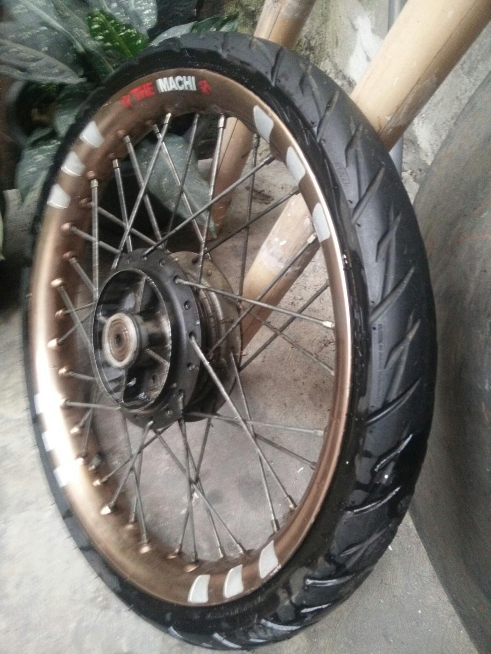 Velg motor the machi bonus ban dan cakram, Motor di Carousell