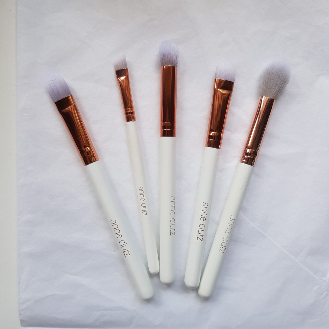 Anne Clutz Beginner Brush Set, Beauty & Personal Care, Face, Makeup on ...