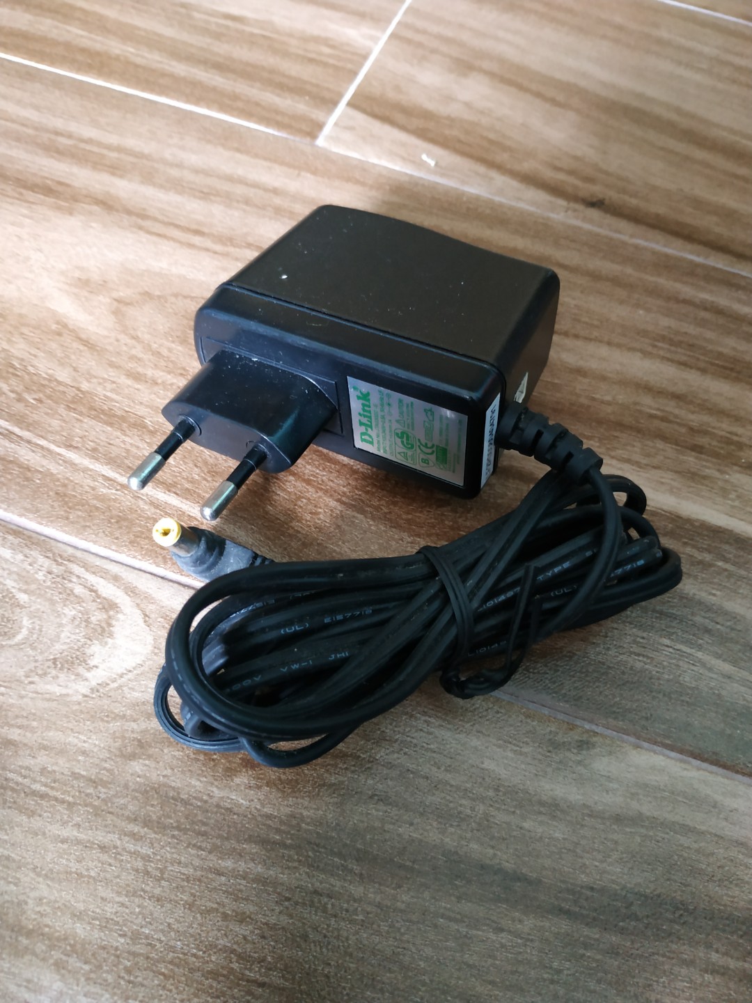 Dlink router power supply adapter, Computers & Tech, Parts ...
