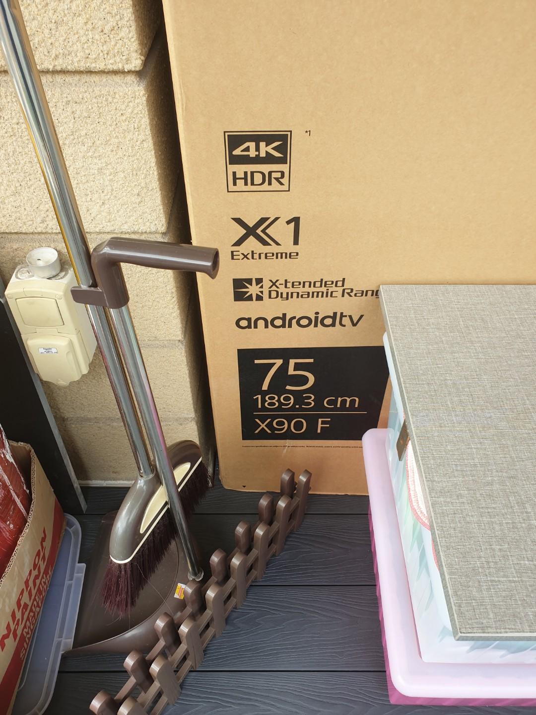 EMPTY 75 inch TV box, TV & Home Appliances, TV & Entertainment, TV ...