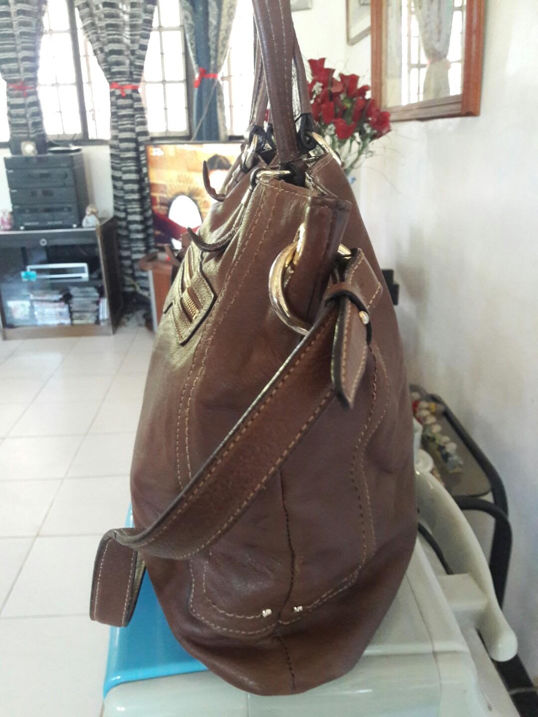 Vincis Bench Genuine Leather Two Way Crossbody Bag, Women's Fashion ...