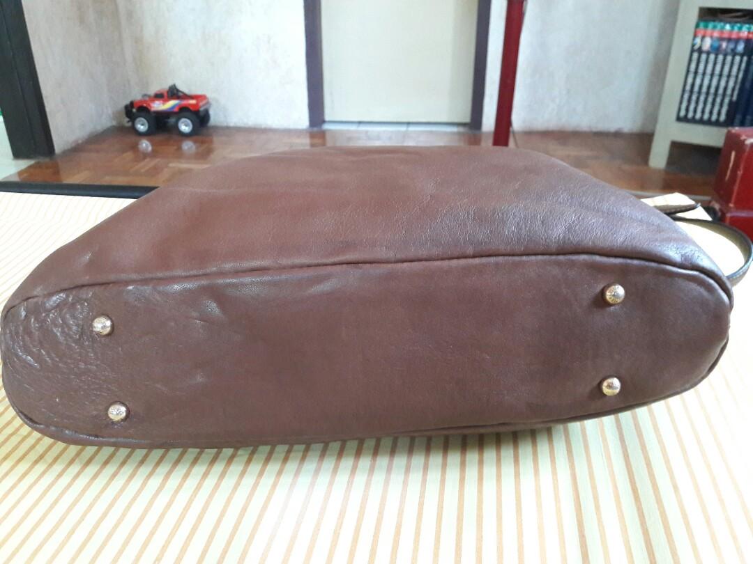 Vincis Bench Genuine Leather Two Way Crossbody Bag, Women's Fashion ...