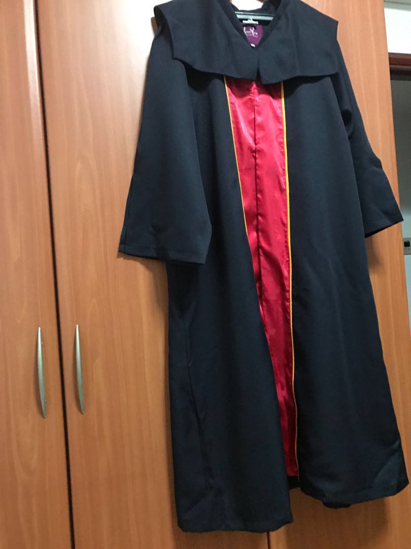 (WEST SIDE) TEMASEK POLYTECHNIC GRADUATION GOWN, Men's Fashion, Coats ...