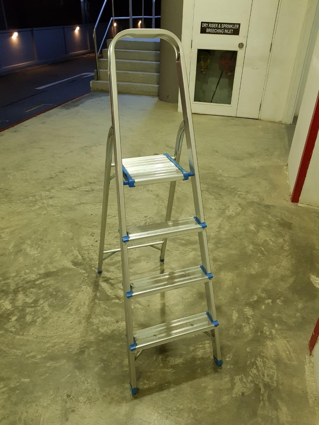 4 Step Platform Ladder with handle, Furniture & Home Living, Home ...