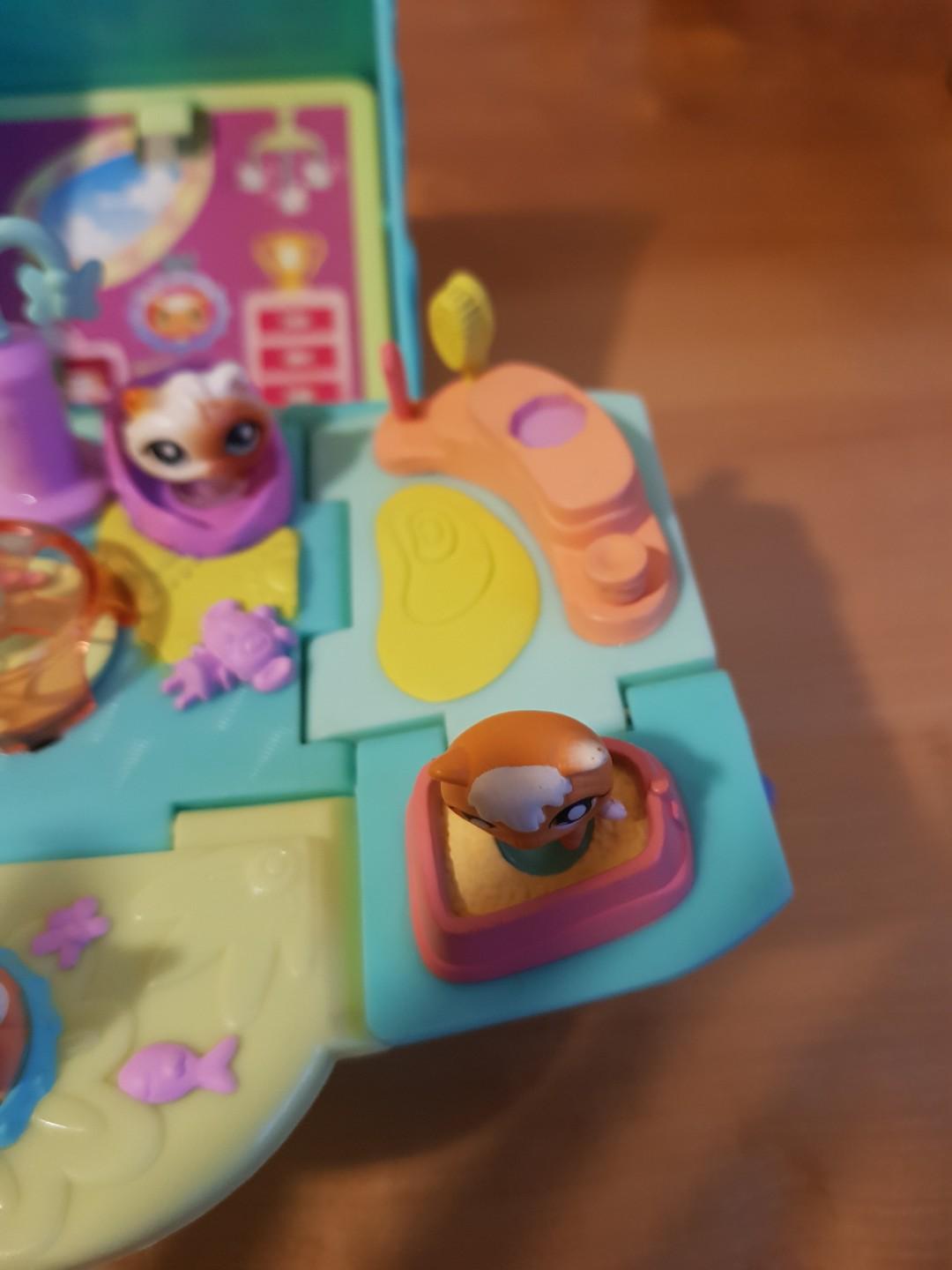 Littlest Pet Shop Polly Pocket (Set 2), Toys & Games, Bricks ...