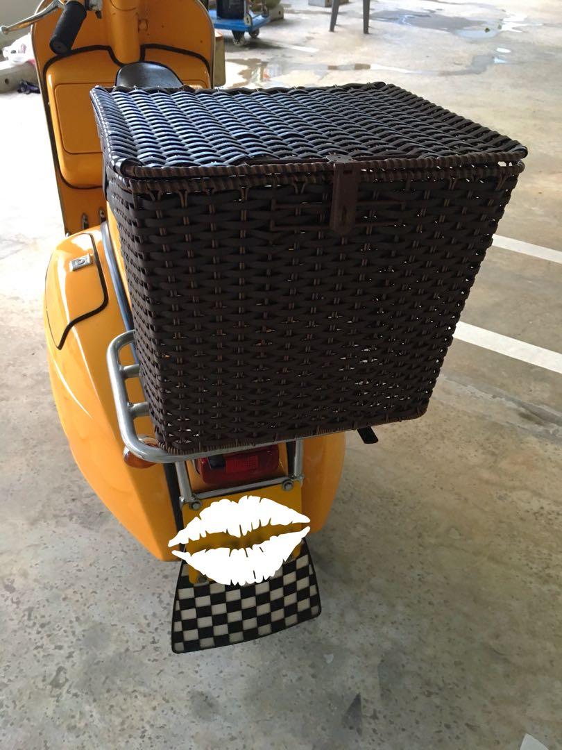 Vespa picnic basket with rack, Motorcycles, Motorcycle Accessories on ...