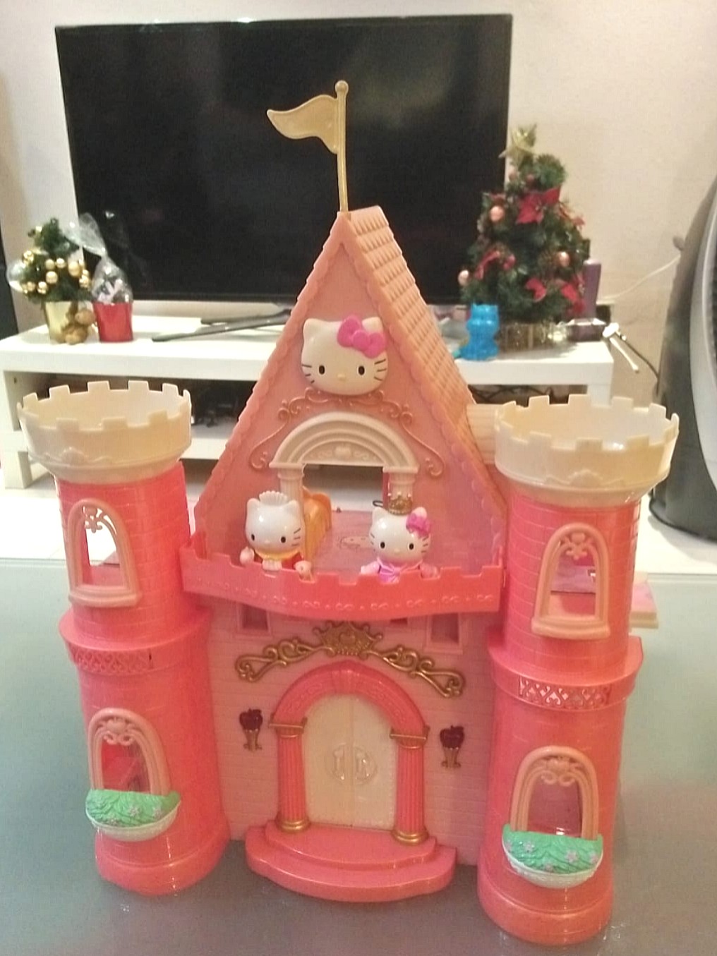 Hello Kitty Princess Castle, Hobbies & Toys, Toys & Games on Carousell