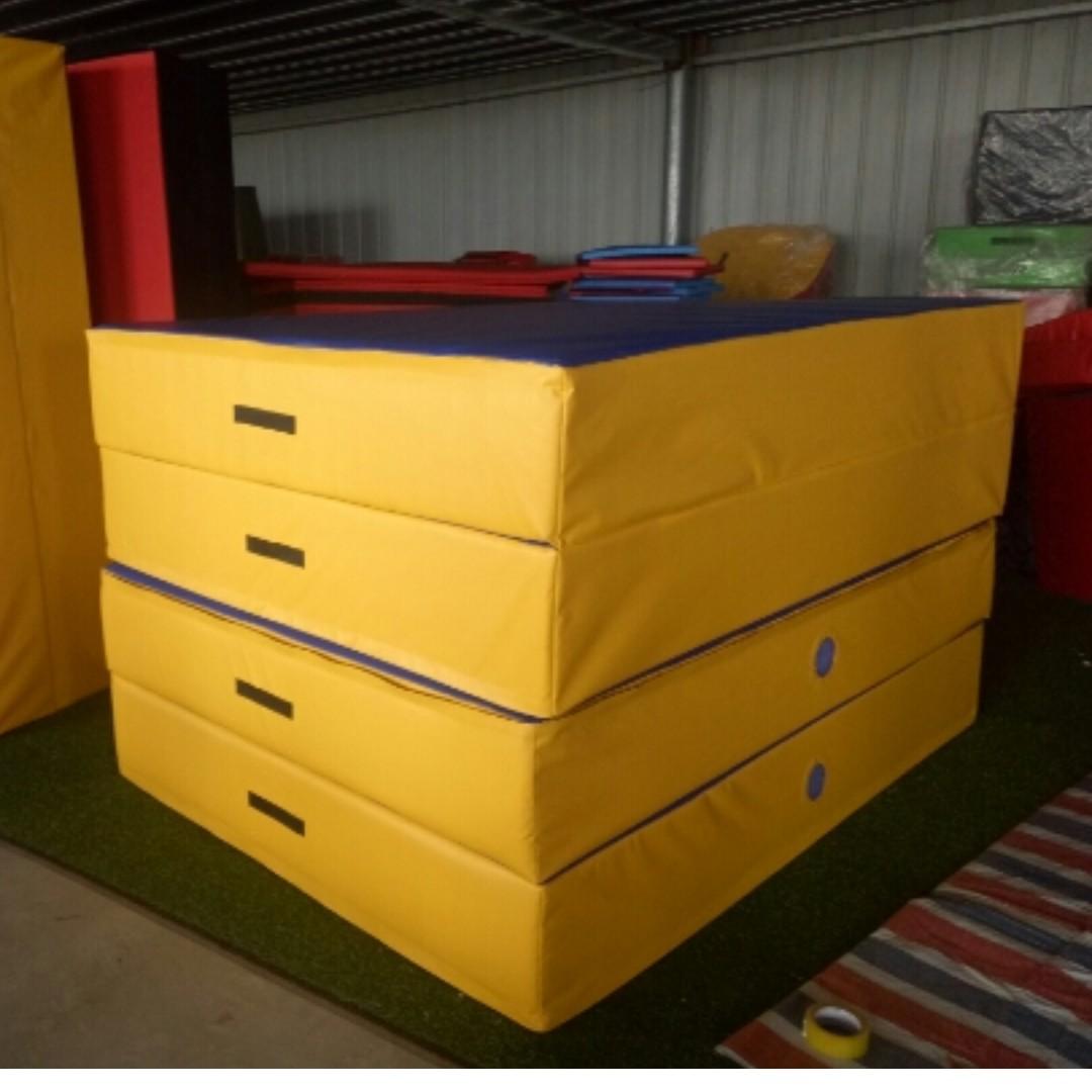 Safety Crash Mat, Sports Equipment, Exercise & Fitness, Exercise Mats ...