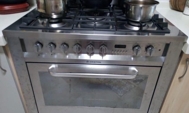 Standing cooker 5 burner with electric oven, TV & Home Appliances ...