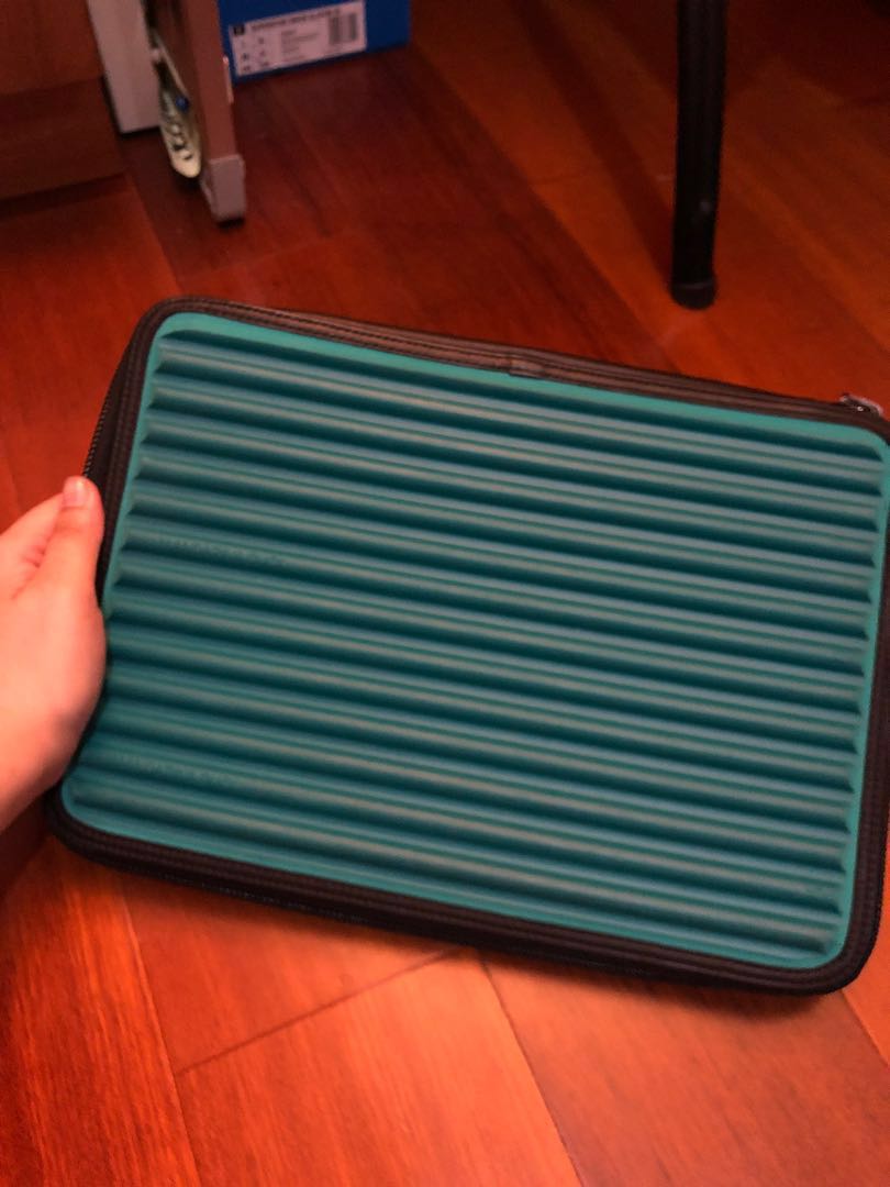 Mandarina Duck Original Laptop Hard Case, Computers & Tech, Parts ...