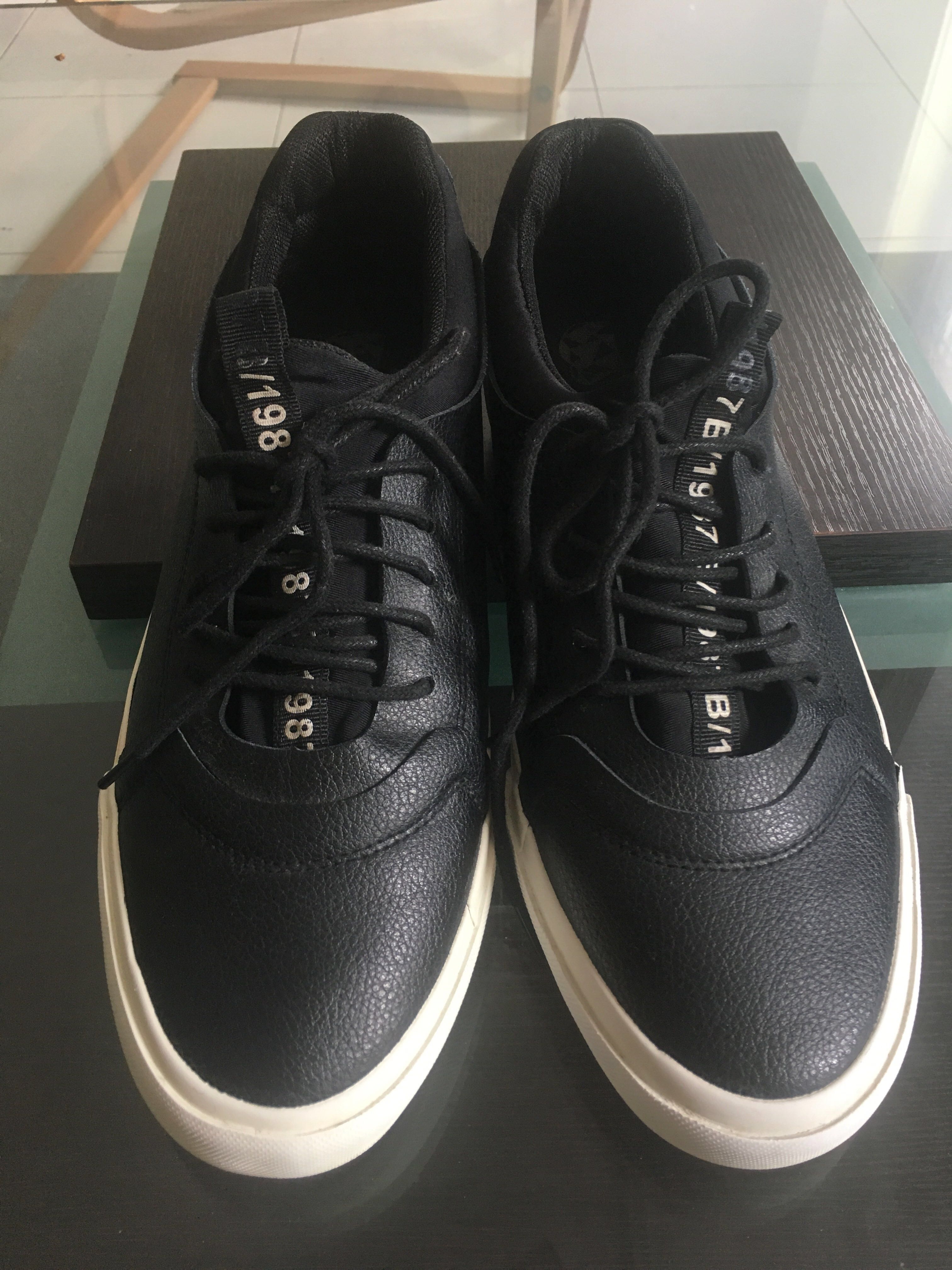 Bench shoes, Men's Fashion, Footwear, Dress Shoes on Carousell