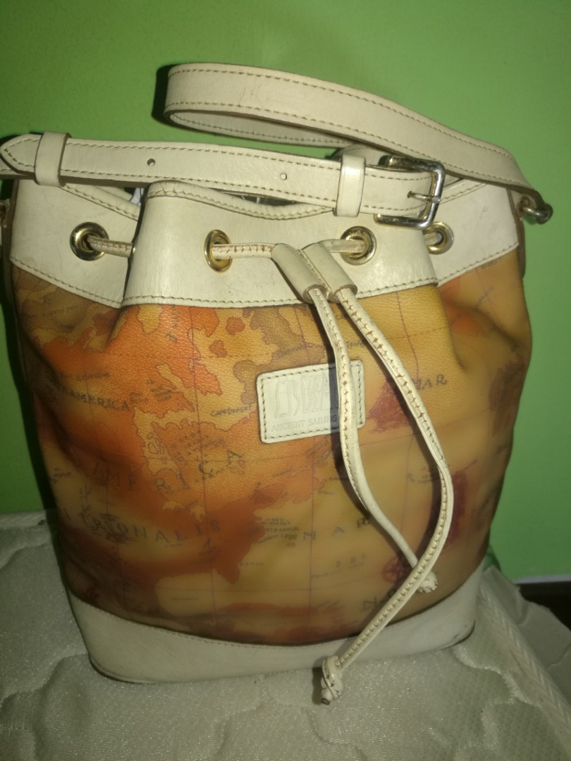 Baket ANCIENT SAILING MAP, Women's Fashion, Bags & Wallets, Purses ...