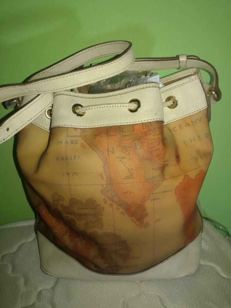Baket ANCIENT SAILING MAP, Women's Fashion, Bags & Wallets, Purses ...